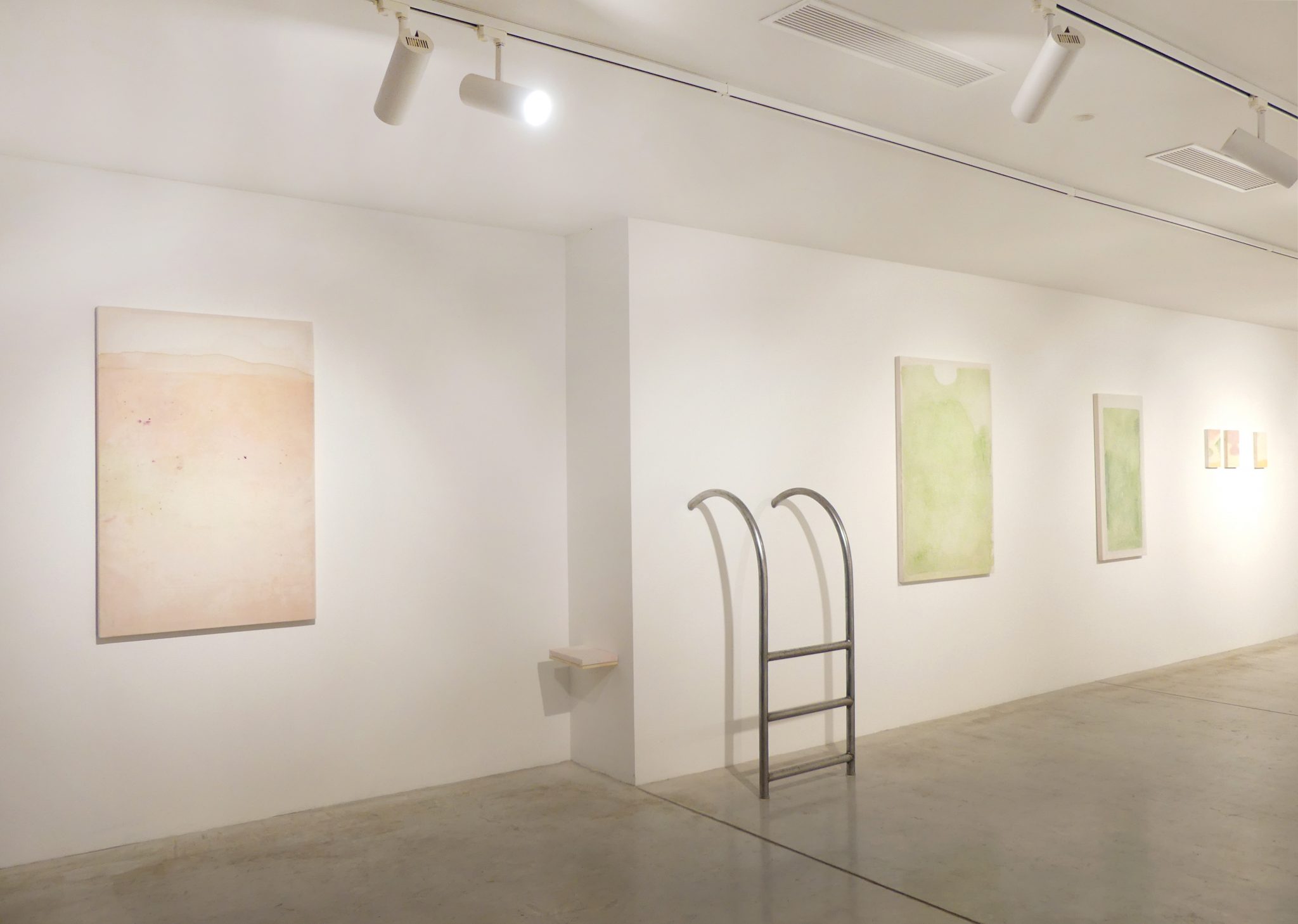 VANGAR GELLERY: The contemporary art gallery that supports the work of ...